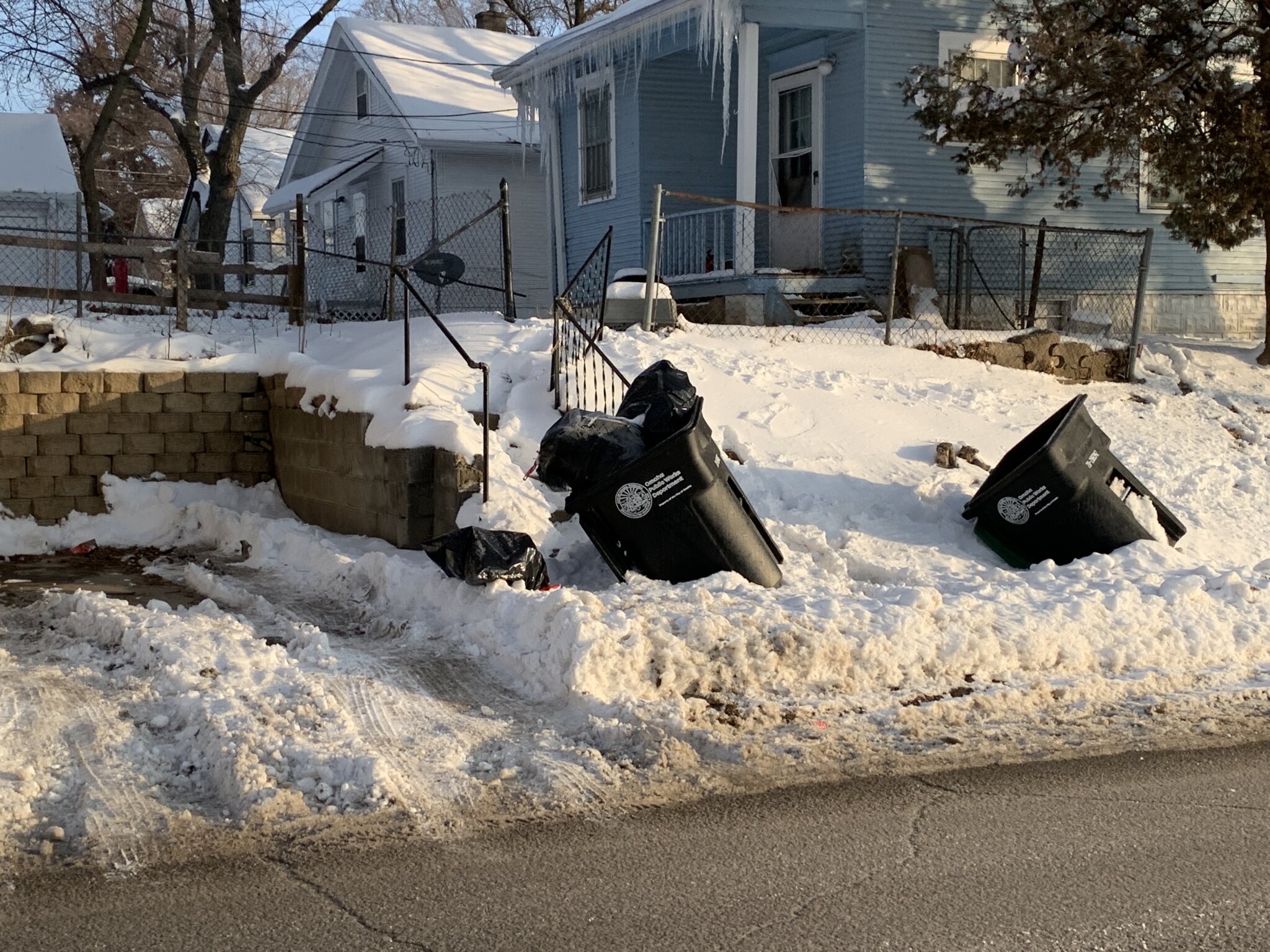 Curbside Cart Placement