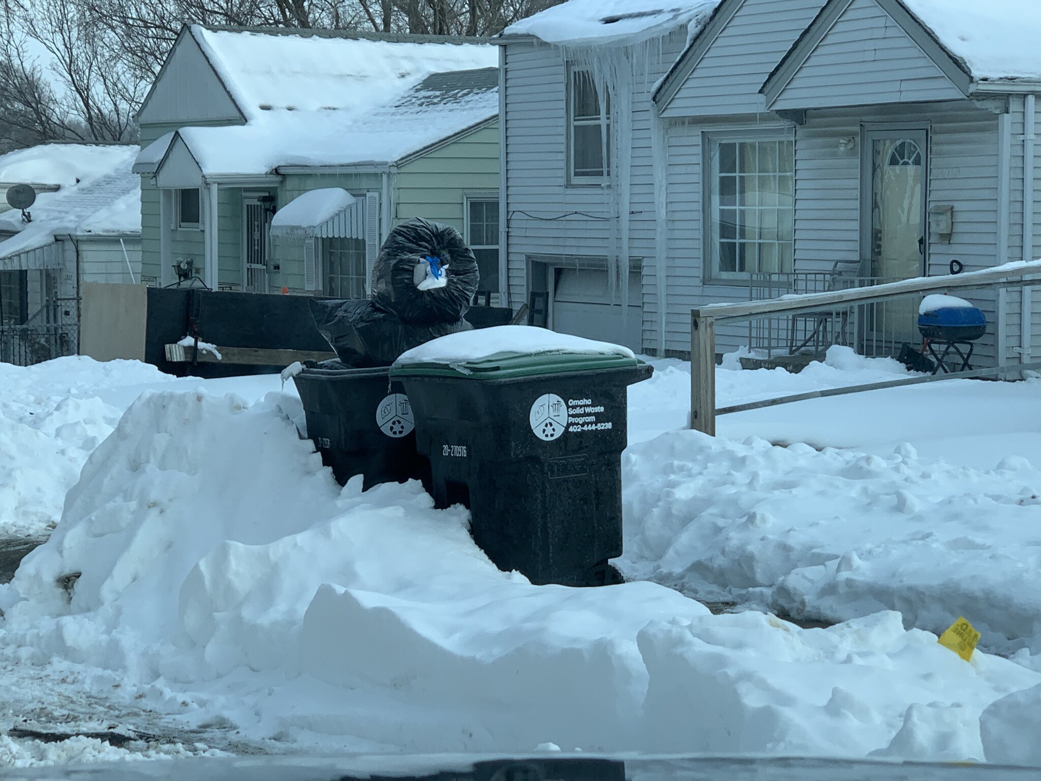 Curbside Cart Placement